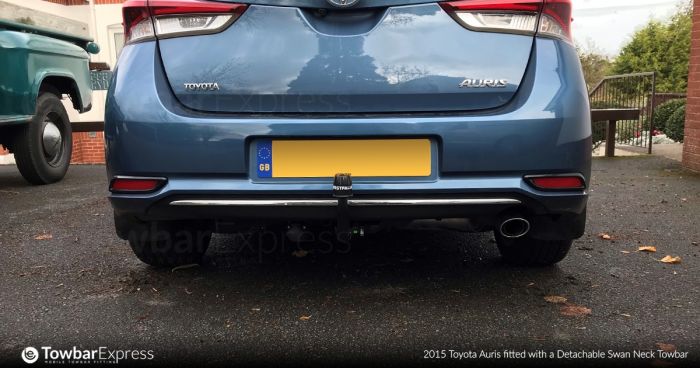 Auris towbar store